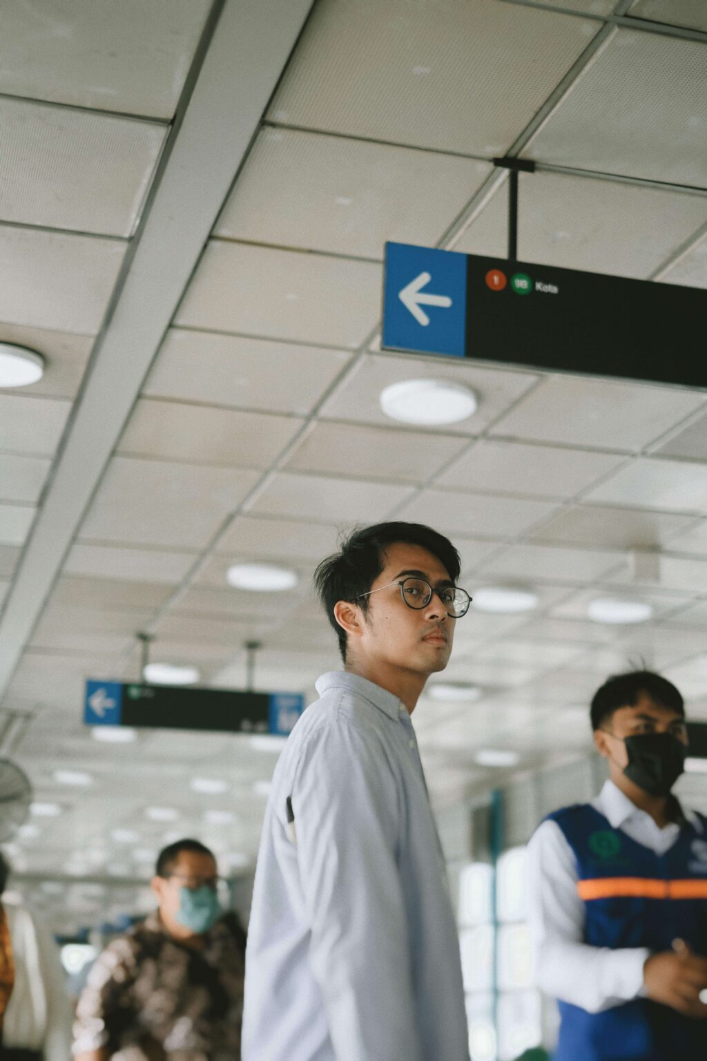 Rayhan Noor Has to Accept Reality in “Mau Tak Mau” - Bingkai Karya